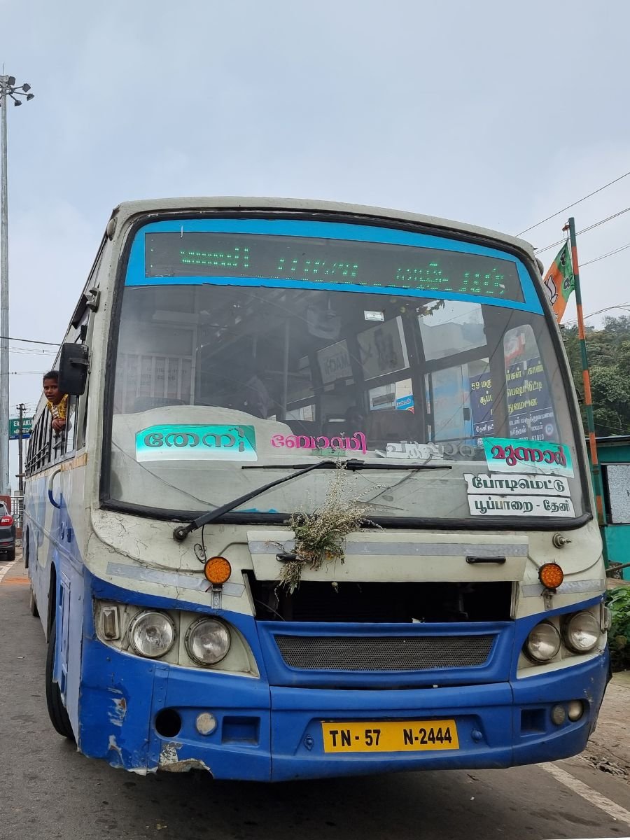 How to Get From Kochi to Munnar by Public Bus for €1.60 (KSRTC)